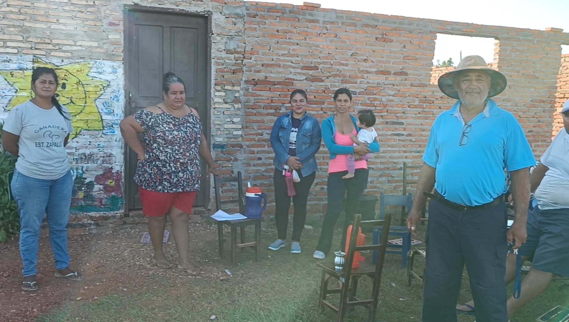 Padres de Aquino Cue luchan por terminar aulas ante indiferencia de autoridades educativas ...