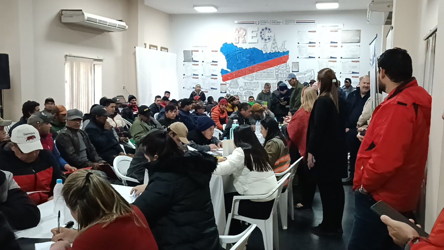 Feria de empleo abre 72 vacancias para obras viales entre Concepción y ...