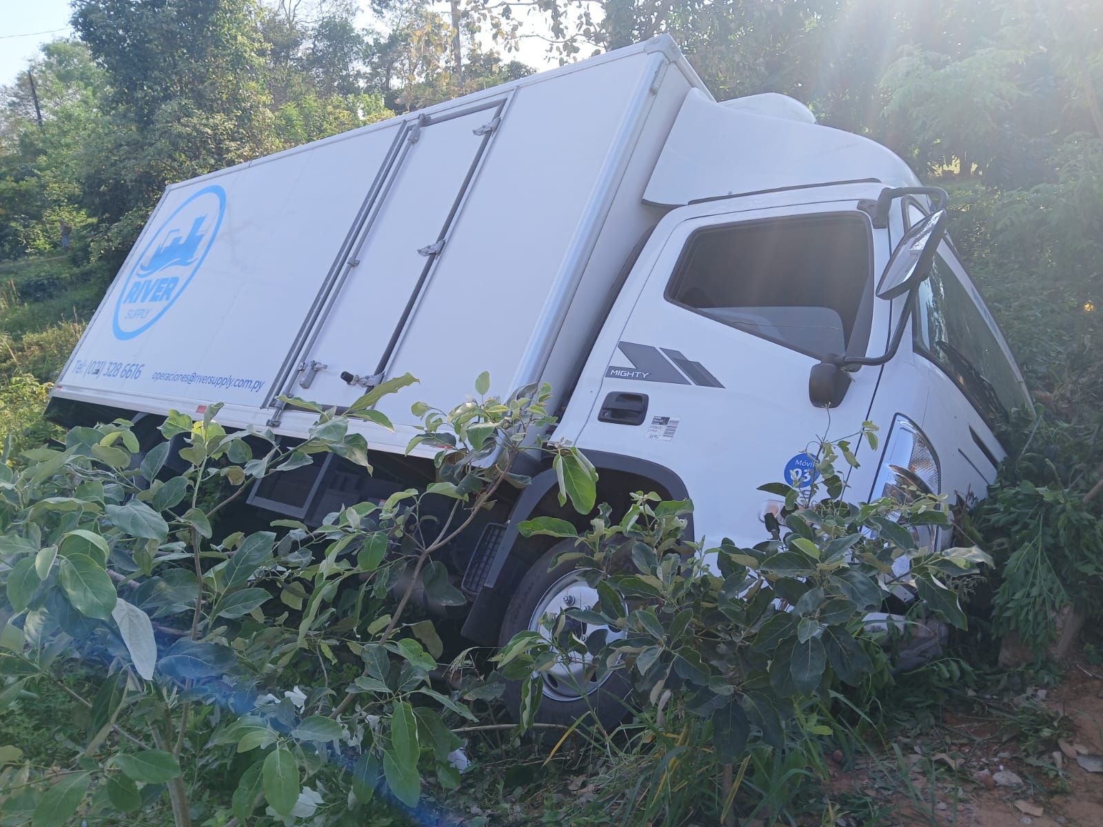 Nuevo accidente en la ruta PY22: camión terminó en una cuneta ...